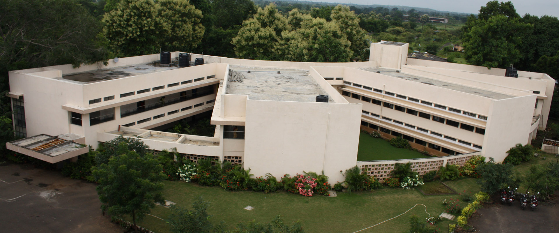 Bhavans | Ashti School